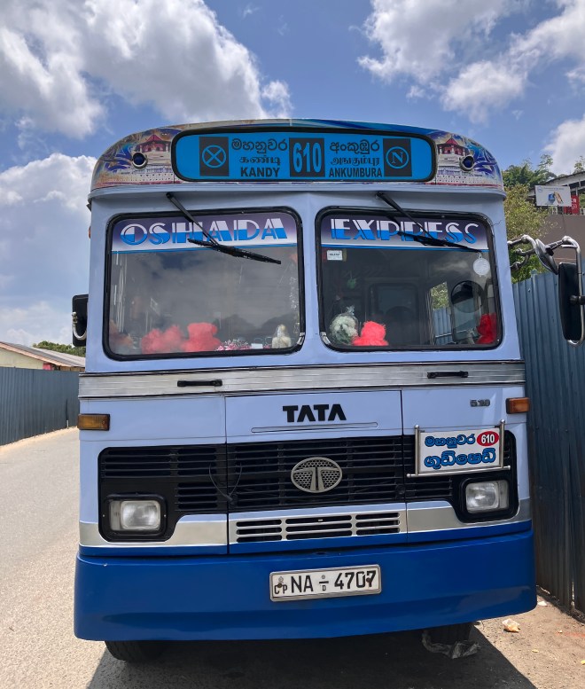 The colorful buses of Sri Lanka. – Less Car, More Life