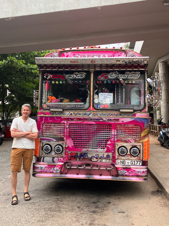 The colorful buses of Sri Lanka. – Less Car, More Life