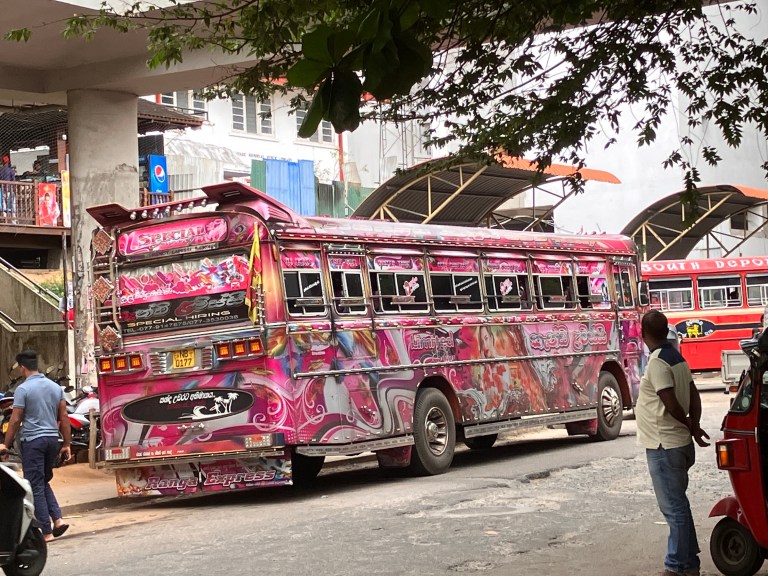 The colorful buses of Sri Lanka. – Less Car, More Life